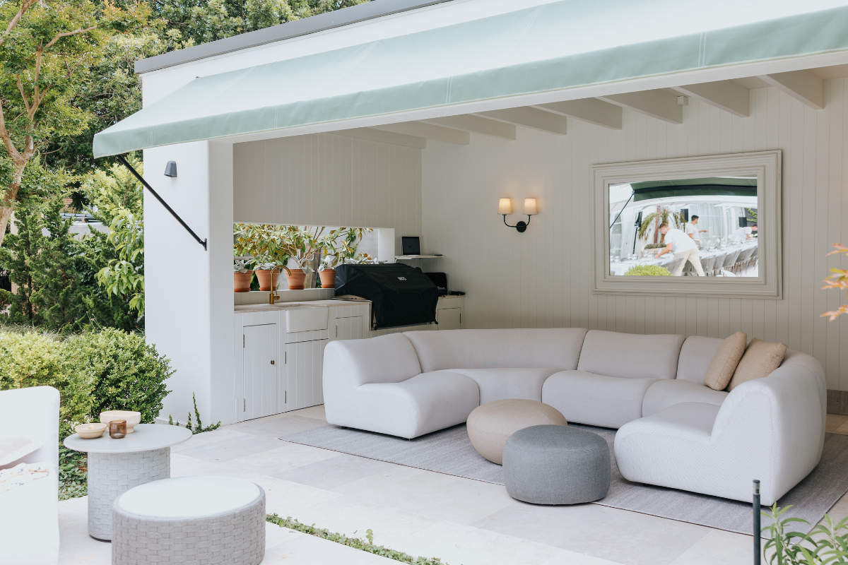 The Perfect Pool Furniture to Elevate your Pool Party Hosting | King Living