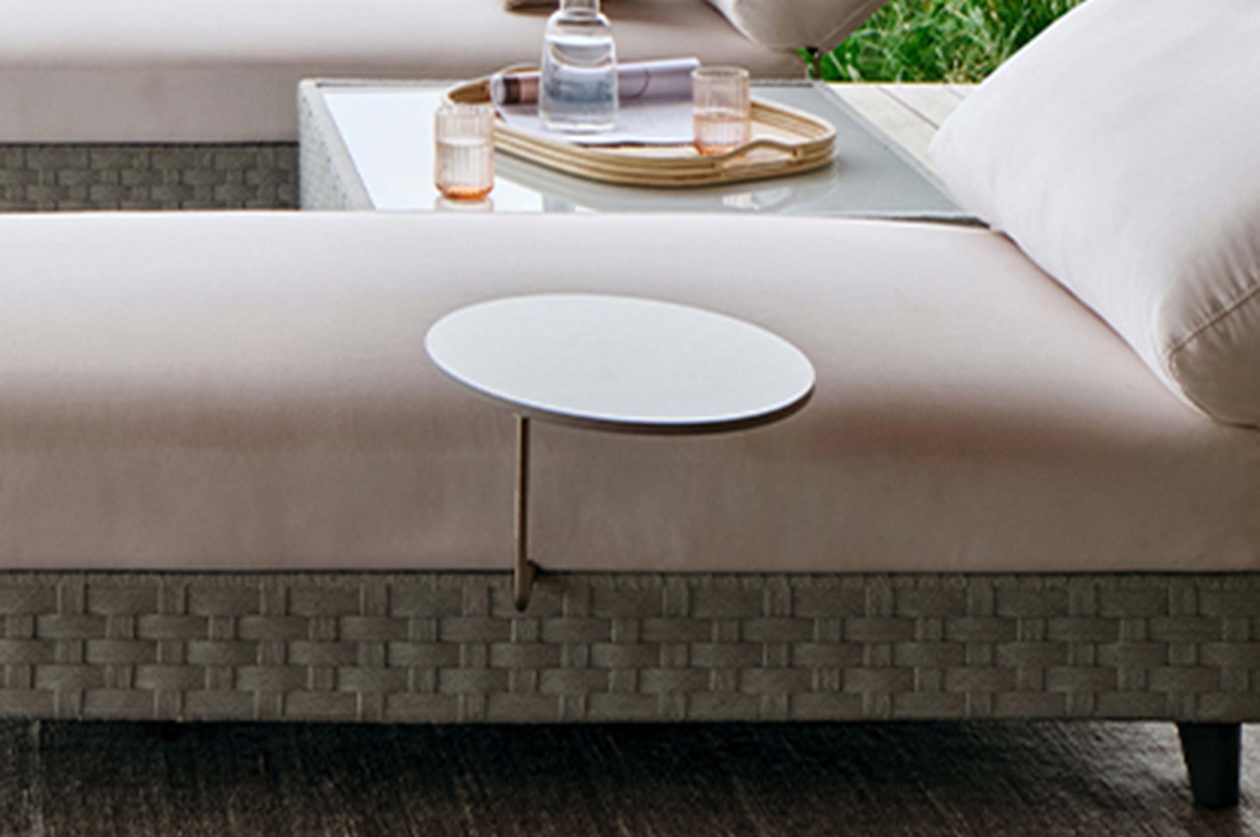 Delta Outdoor Round Swivel Table