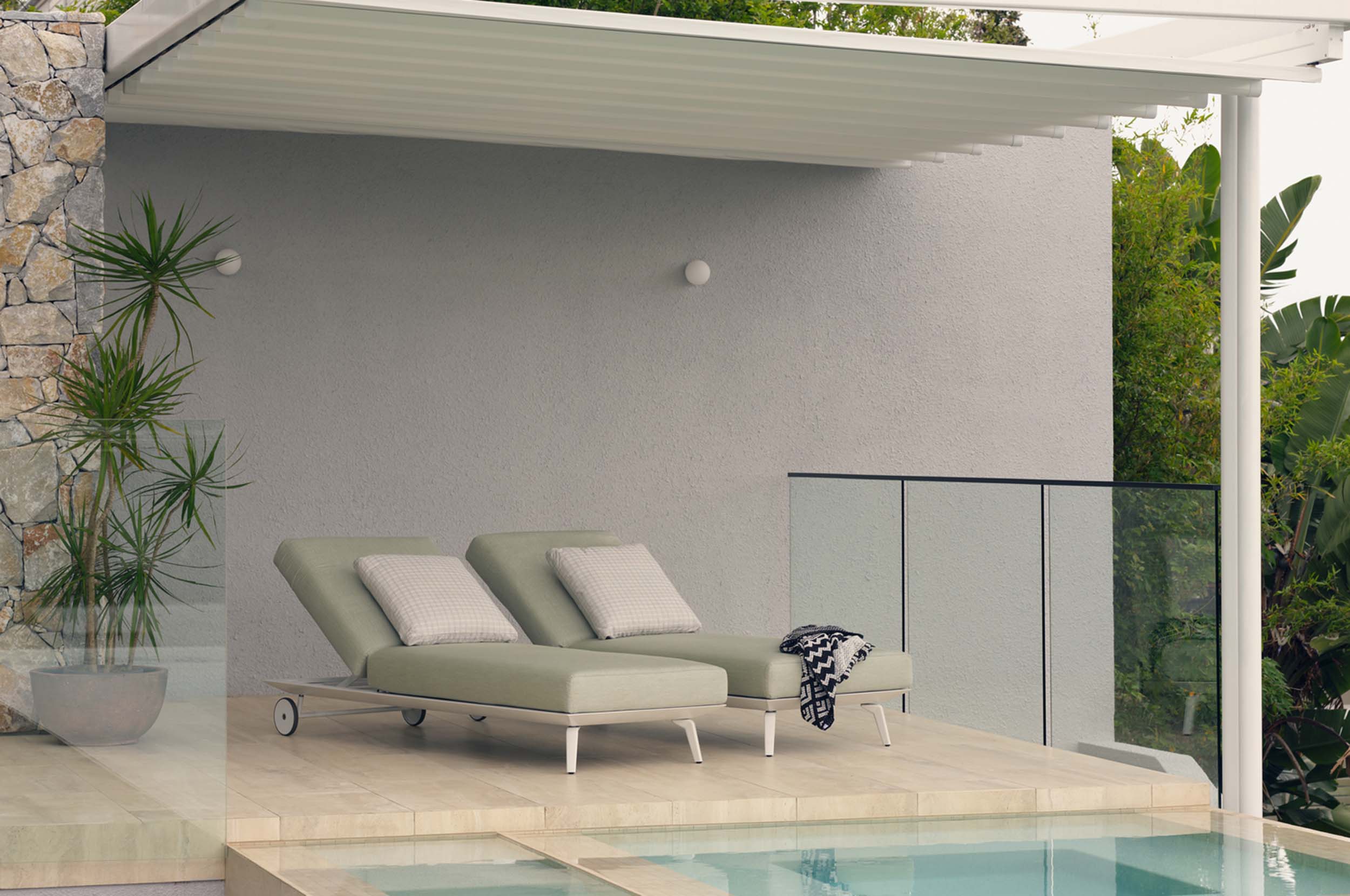 WeatherGuard Cover for King Cove Sun lounge