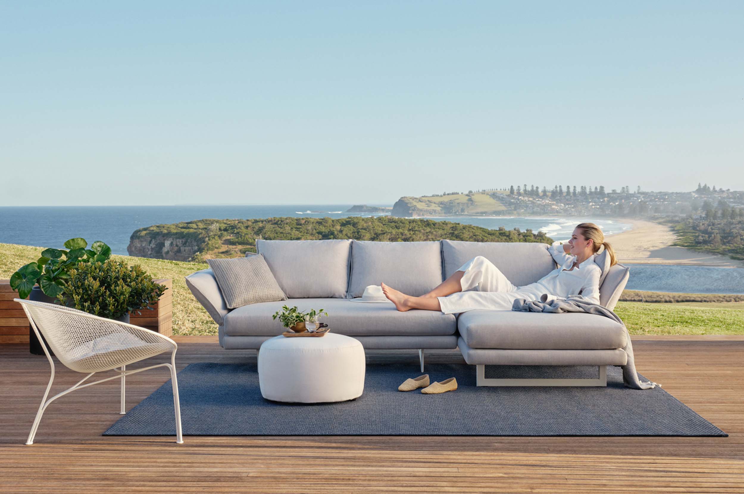 Zaza Outdoor Modular Sofa with Chaise and Deep Seats